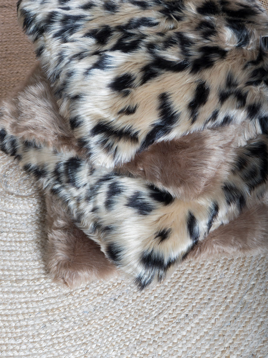 Kussen Donsie Black/Brown 45 x 45 cm - Home67 - | HomeDeco.nl